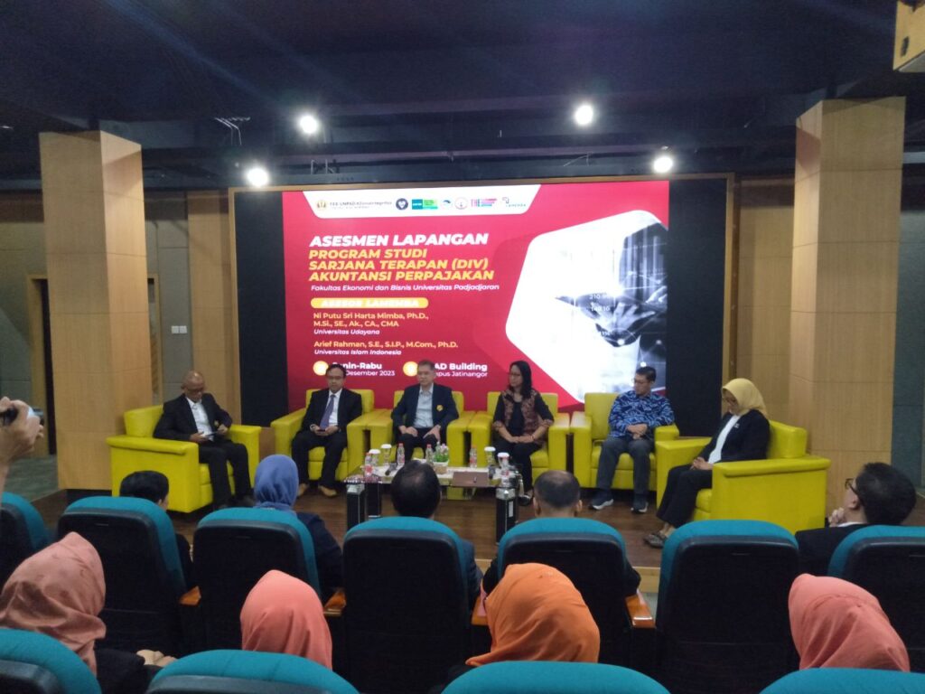 Asesmen Lapangan (AL) Program Studi Sarjana Terapan (D4) Akuntansi Perpajakan FEB Unpad 04 s.d ...
